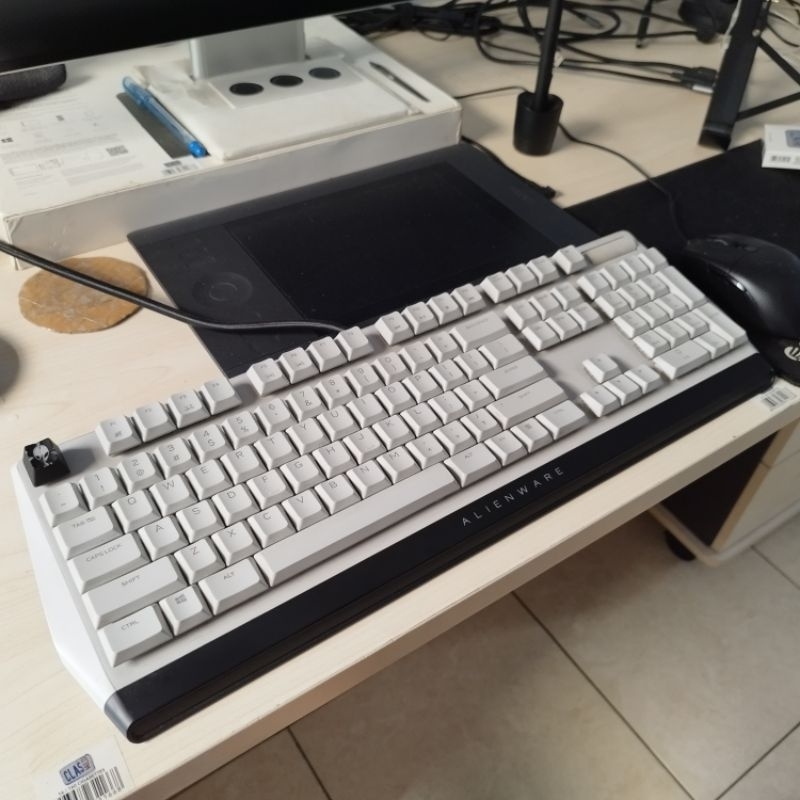 Jual Alienware AW510K Low Profile RGB Mechanical Gaming Keyboard ...