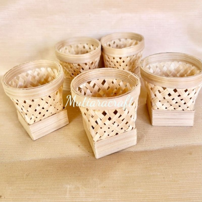 Jual ANEKA KERAJINAN BAMBU LENGKAP KERANJANG HAMPERS BAMBU KERANJANG OLEH | Shopee Indonesia