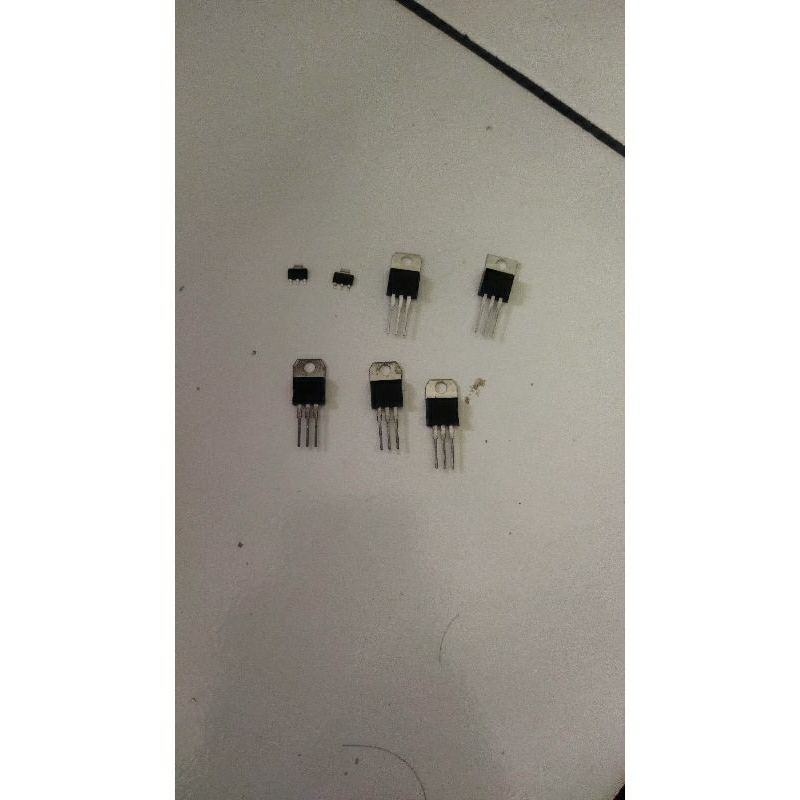 Jual IC Regulator AMS1117 adj / AMS1117 3,3v / LM317 / LM338 / 7805 ...