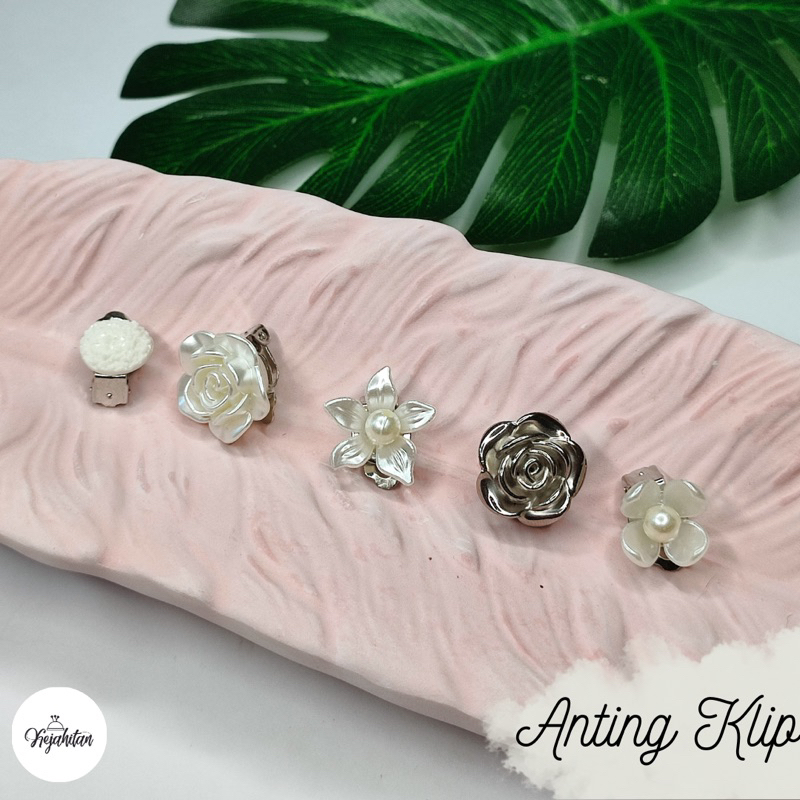Jual Anting Klip Anting Hijab plus box mini | Shopee Indonesia