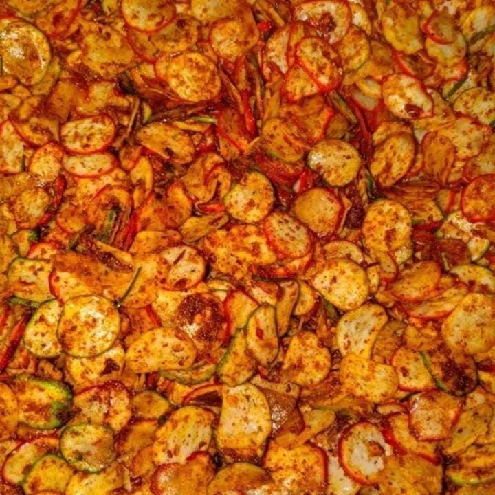 Jual (COD) 1kg Krupuk Seblak Bantet Kering/ Kripik Seblak Pedas Mantap ...