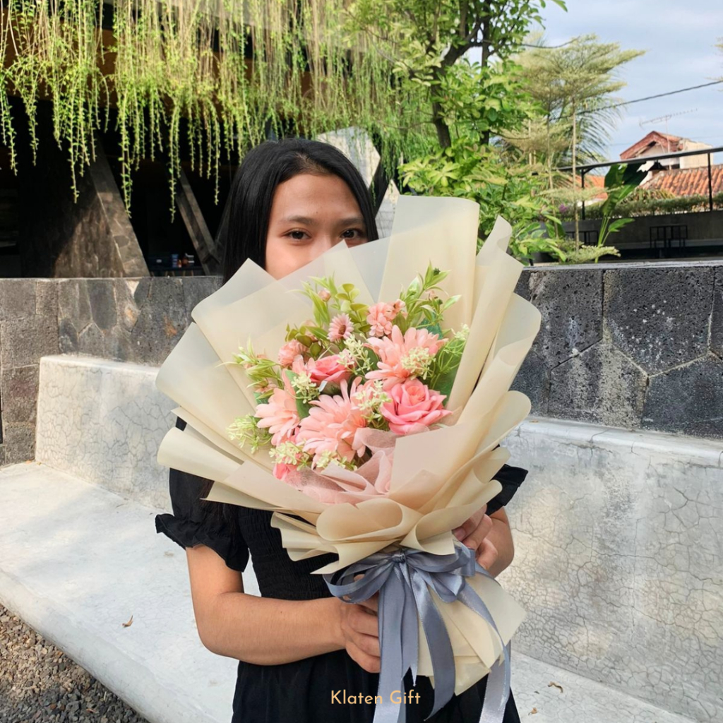 Jual Bucket Bunga / Bucket Bunga Artificial / Bucket Bunga Wisuda ...