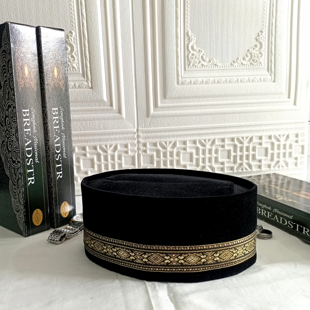 Jual Peci Songkok Kopiah Hitam Polos List Kuning Emas Gold Bahan ...