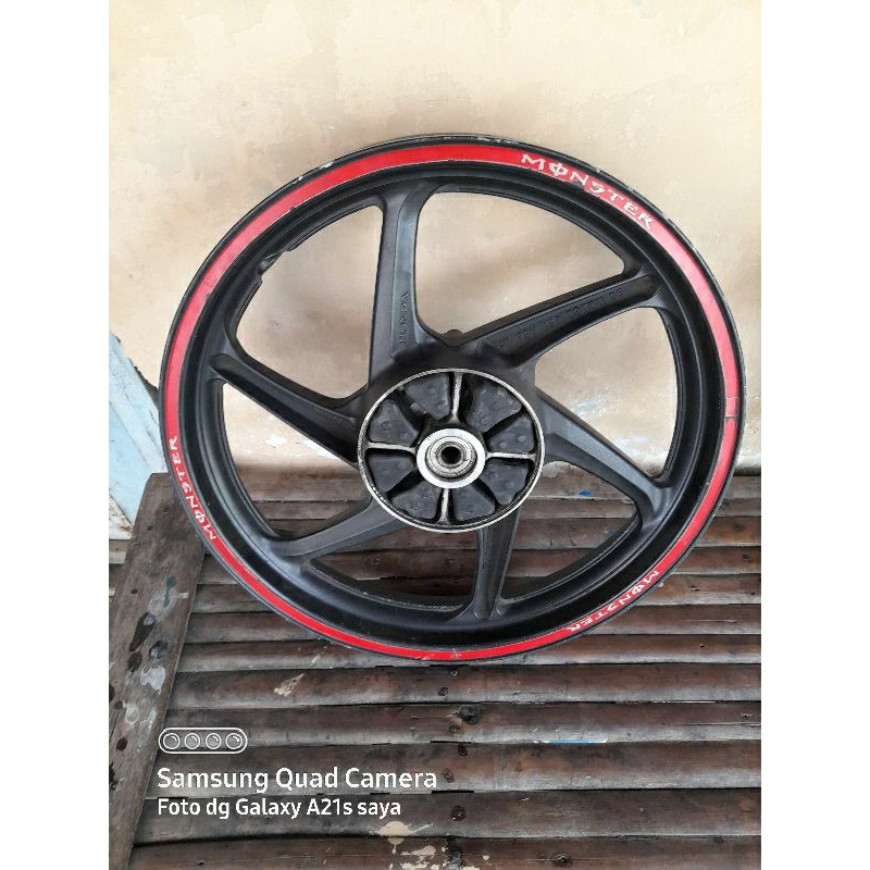 Jual Original velg racing belakang honda cbr 150 k45 lokal hitam polos ...