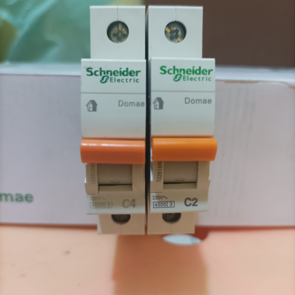Jual MCB SCHNEIDER DOMAE OREN MINI CIRCUIT BREAKER 2 AMPER 4 AMPERE MCB LISTRIK TUAS OREN ...