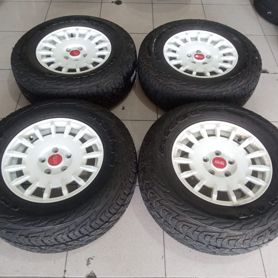 Jual Velg Mobil Bekas Ring 15 Lubang 5 OZ RACING R15X7 5X114,3 ET38 BAN ...