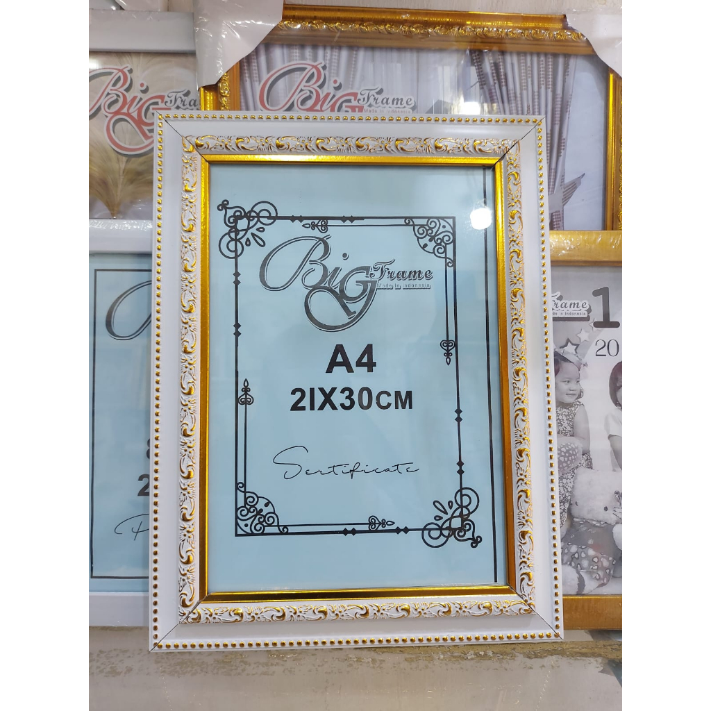 Jual Bingkai A4 putih gold 21x30 cm | Shopee Indonesia