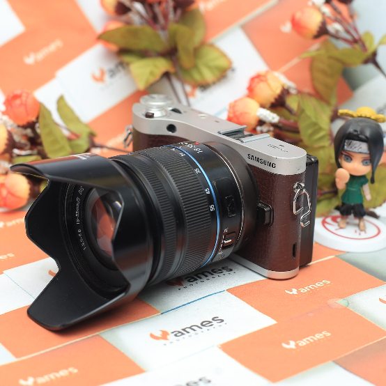 Jual Samsung NX300 Lensa 18-55mm OIS Kamera Mirrorless Full HD WiFi ...