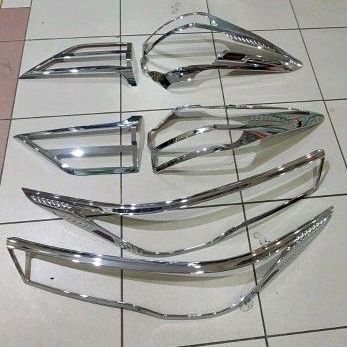 Jual Paket garnish list lampu chrome Innova Zenix type G,V dan Q 2023 ...