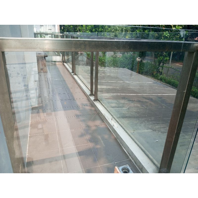 Jual Railing pagar balkon rangka stainles kaca tempered | Shopee Indonesia