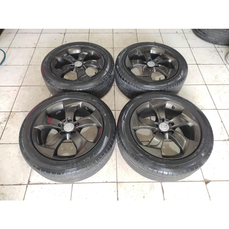 Jual Velg Mobil Original Hrv Ring 17 Pcd 5x114.3 Plus Ban 215 55 R17 ...