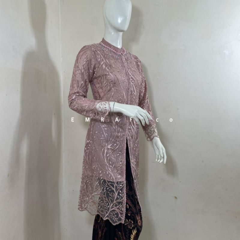 Jual kebaya tunik / kebaya sanghai tile / kebaya terbaru / kebaya modern / kebaya kutubaru tile ...