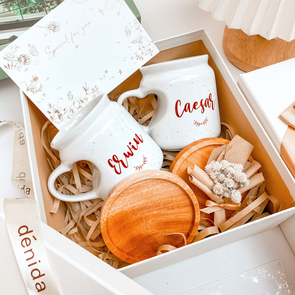 Jual Denida - Kado Mug Couple Custom Hadiah Nikah Kado Engagement Kado ...