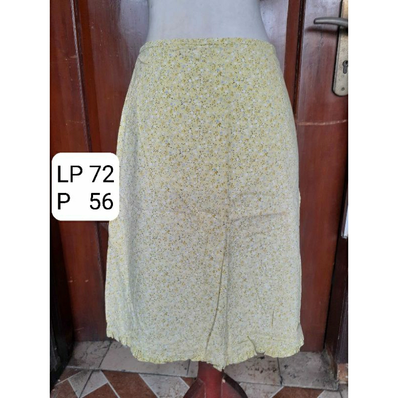 Jual Rok Bunga Floral Skirt Midi Skirt - preloved | Shopee Indonesia
