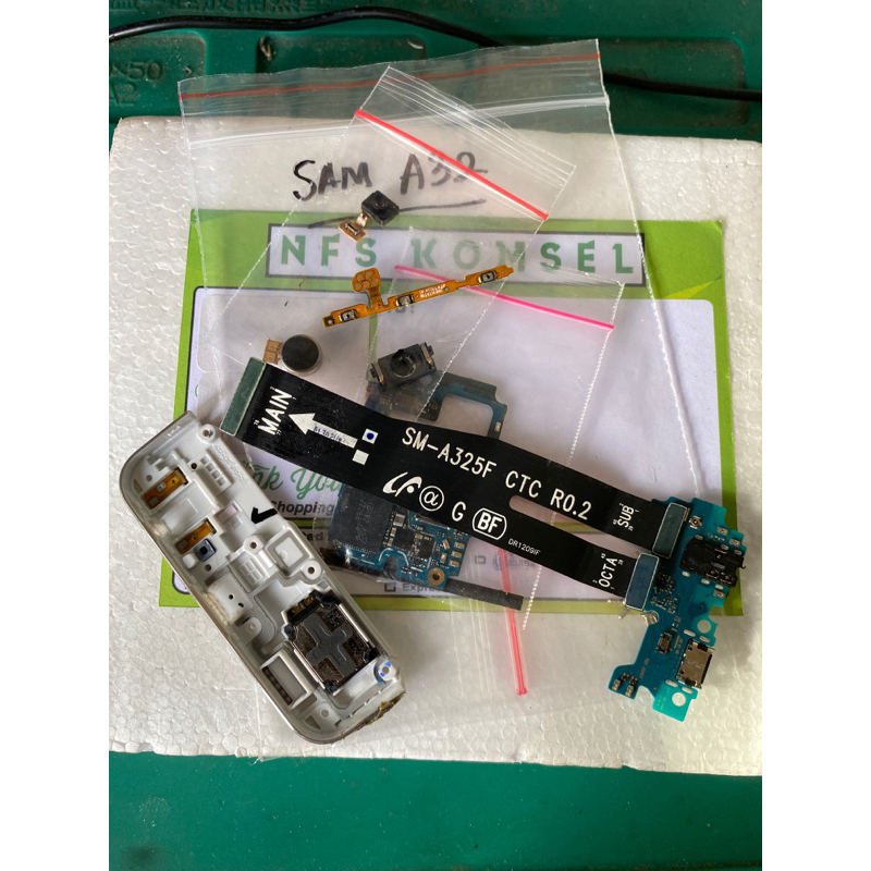 Jual Part Samsung A32 SM-A325F 4G Original 100% Copotan Kamera Depan / Fleksibel on off volume ...
