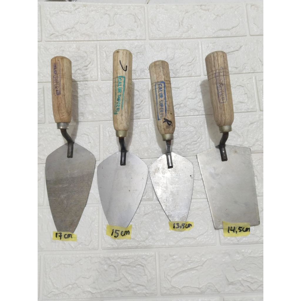 Jual Sendok Semen Lancip Gagang Kayu / Sekop Tanah / Sendok Semen ...
