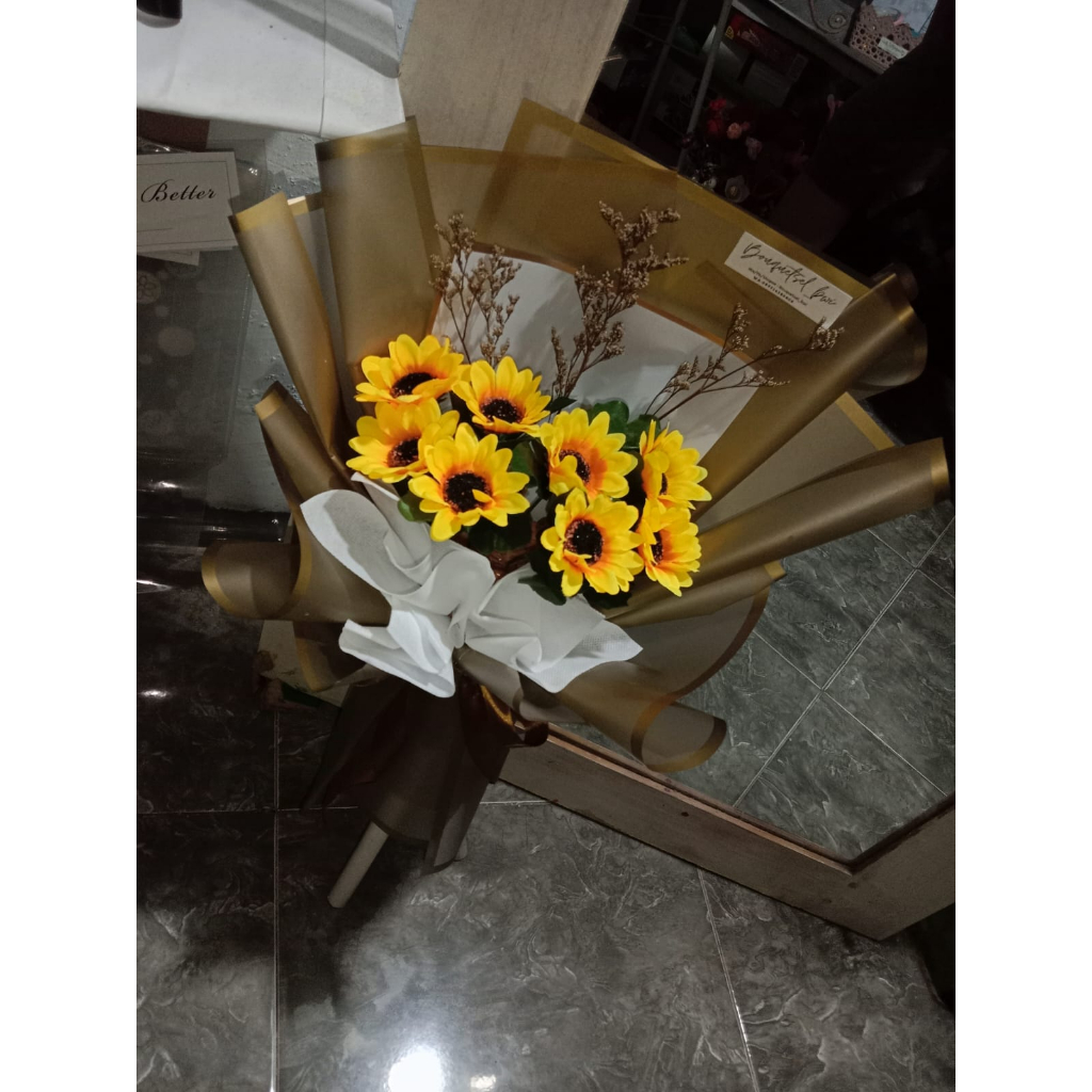 Jual Bucket Bunga Plastik / Bucket Wisuda / Bucket Ulang Tahun / Bucket ...