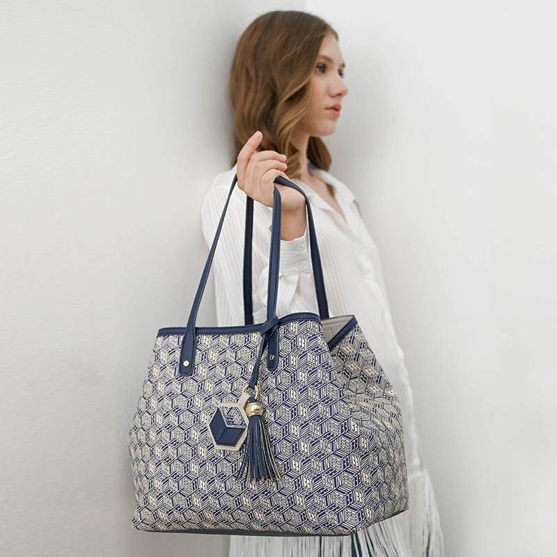 Jual Gobelini 1331 Laneta Carry All Bag Cubical | Shopee Indonesia