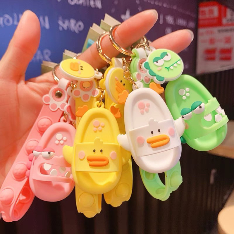 Jual gantungan kunci sendal bebek buaya lucu pop it keychain readystock ...