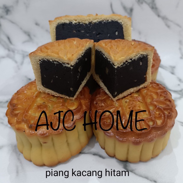 Jual MOON CAKE TAUSA HITAM TANPA TELUR ISI 4 | MOONCAKE KACANG HITAM TANPA TELUR LIAN FAT ...