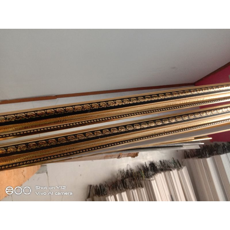 Jual Lis tepi pigura PVC pigura frame per 1 mtr aja | Shopee Indonesia