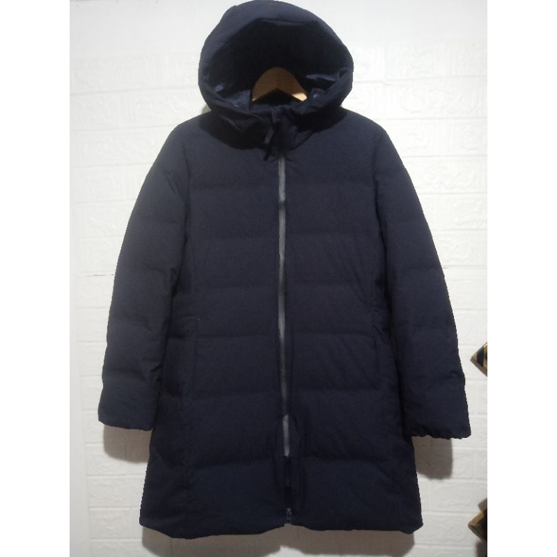 Jual UNIQLO seamless down long jacket navy S | Shopee Indonesia