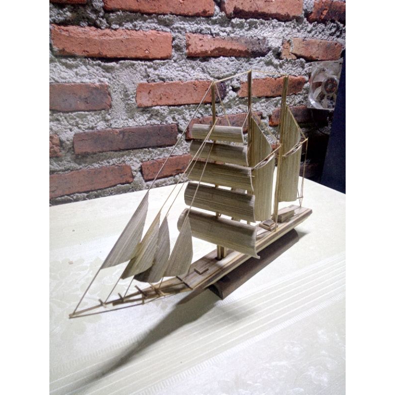 Jual Miniatur KRI Dewaruci terbuat dari bambu | Shopee Indonesia