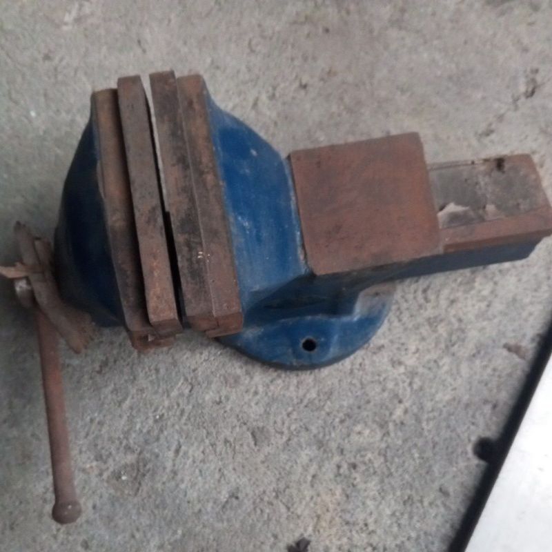 Jual Catok Besi Ragum Paron Bench Vise 6 inch SWORDFISH China | Shopee ...