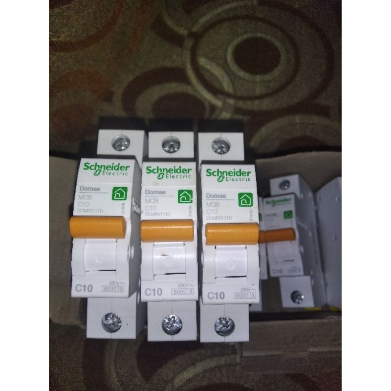 Jual MCB Schneider Domae new model 1phase 10a( original ) | Shopee Indonesia