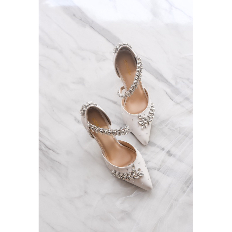 Jual JOOKUTSU Wedding Shoes - KYLIE (full crystal + hotfix) | Shopee ...