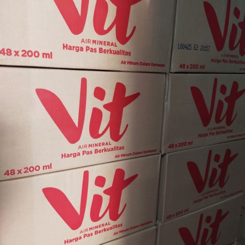Jual Air Mineral Vit Gelas Cup 200 ml | Shopee Indonesia