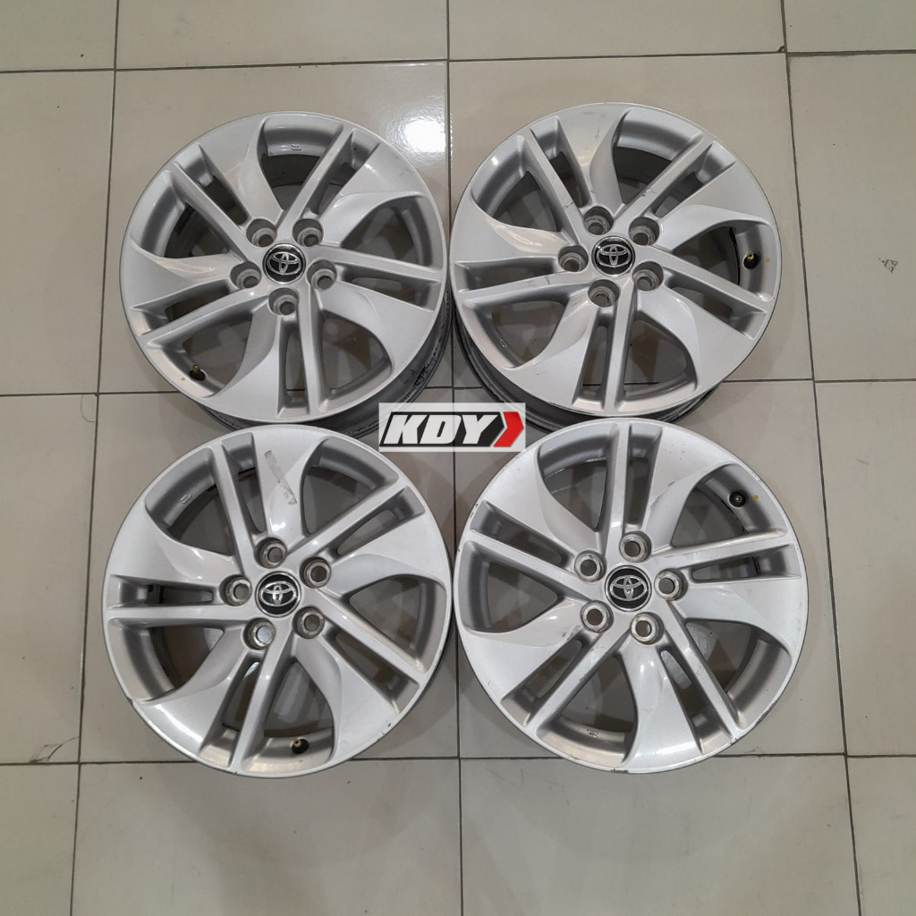Jual Velg Bekas Ori Copotan Mobil Toyota Sienta ( oem ) Ring 15 H5x100 Silver | Shopee Indonesia