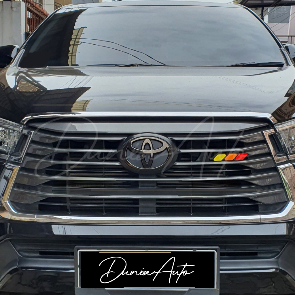 Jual Emblem Logo Black Chrome Toyota Innova Reborn Depan | Shopee Indonesia