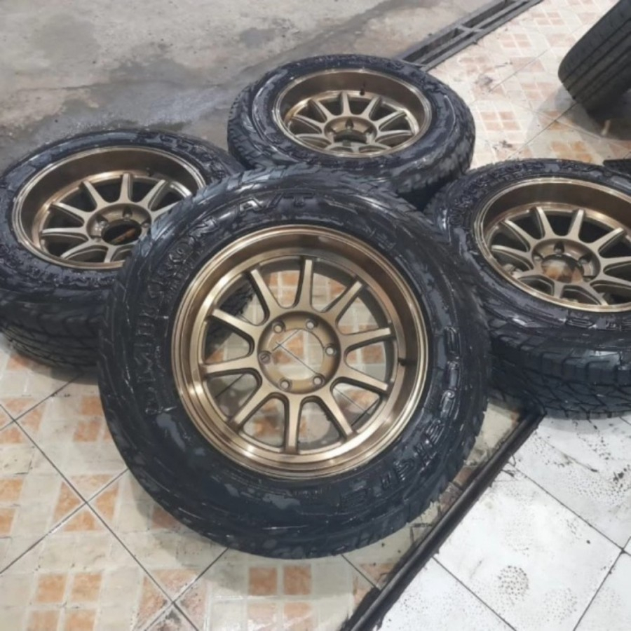 Jual Velg Mobil Bekas Ring 18 Lubang 6 TOBOALI HSR R18X9 6X139,7 BAN 265 65 R18 | Shopee Indonesia