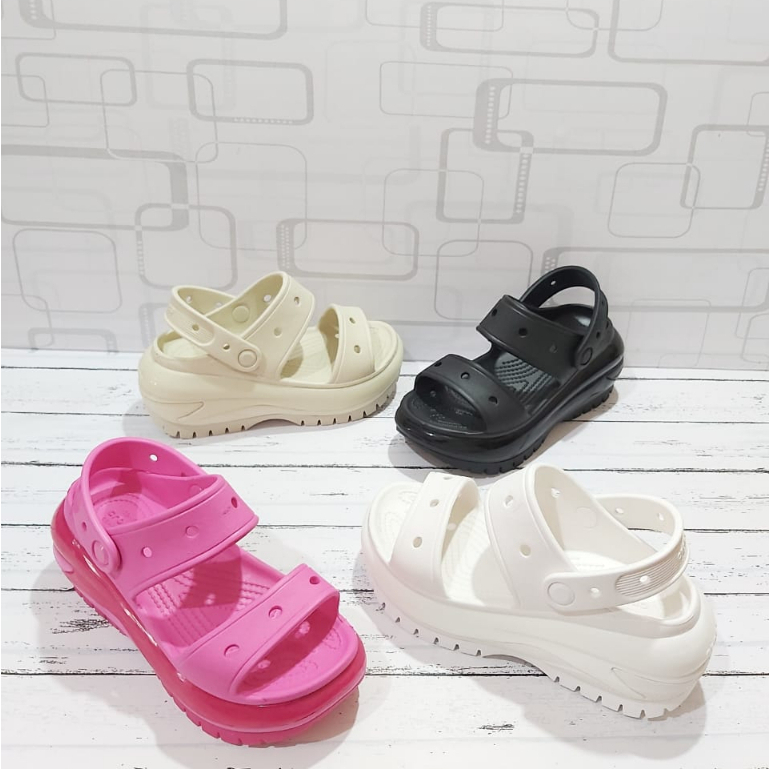 Jual [NEW]Sandal Wanita Crocs Mega Crush Slide Sandal Mega Crush Slide ...