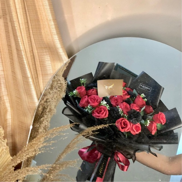 Jual Buket Bunga Mawar Merah / Bucket Wisuda | Shopee Indonesia