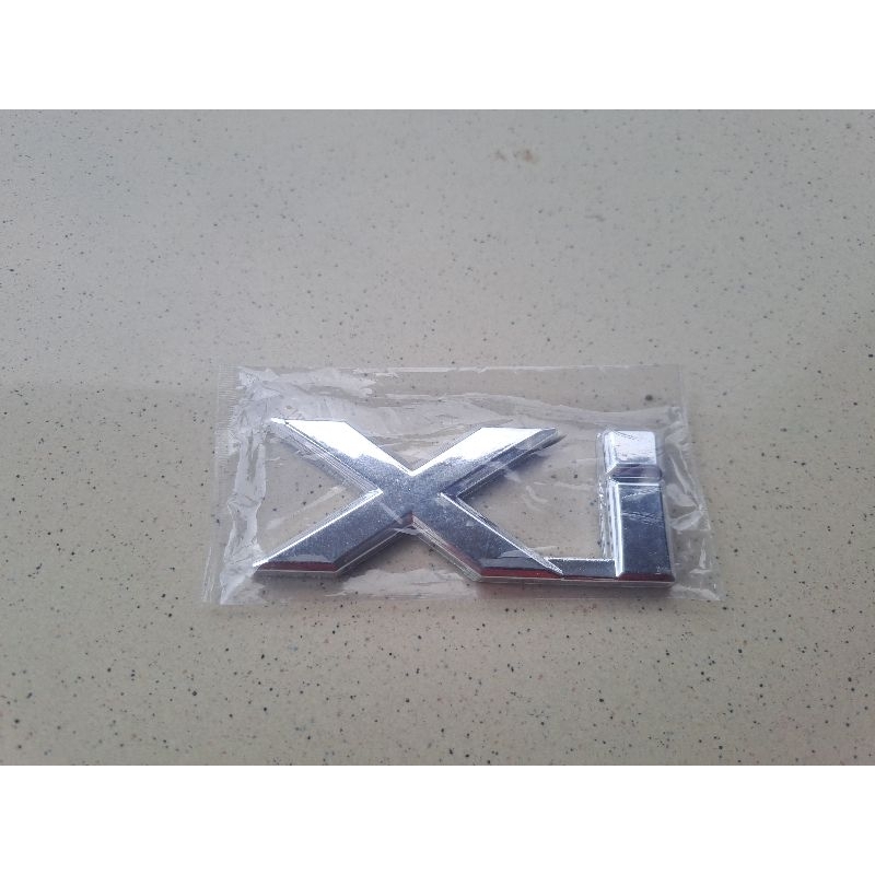 Jual Emblem Xenia lama baru xenia xi Li / emblem xenia vvti xenia old ...
