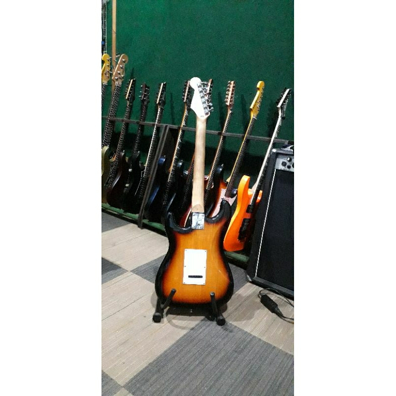 Jual squier bullet stratocaster | Shopee Indonesia