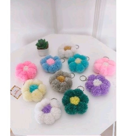Jual Daisy Keychain Charm Bunga Flower Ganci Gantungan Kunci Pom-pom ...