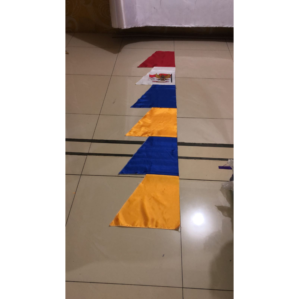 Jual Bendera UMBUL UMBUL 6 Titik Mata Warna Warni Merah Puituh Model Gergaji | Shopee Indonesia