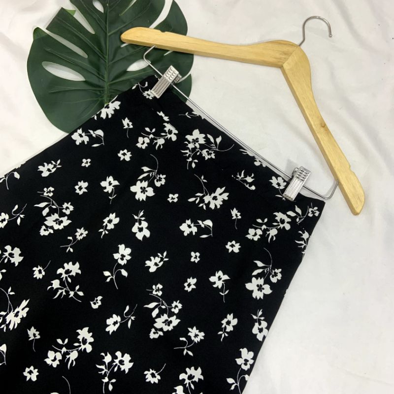 Jual FLORA ROK KOREAN STYLE/ROK MOTIF BUNGA BUNGA KECIL / ROK A LINE ...