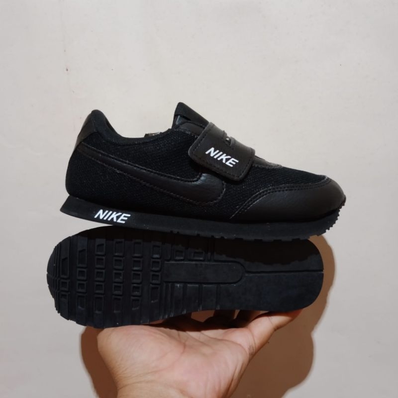 Jual sepatu sekolah anak sepatu anak full hitam polos perekat/Velcro ...
