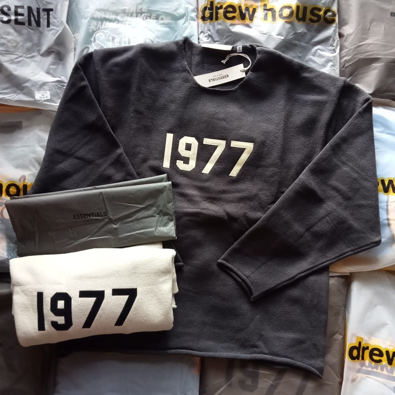 Jual CREWNECK ESSENTIALS FEAR OF GOD 1977 | Shopee Indonesia