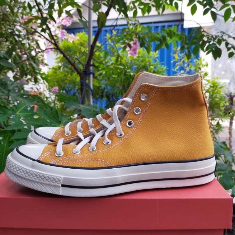 Jual Converse Chuck 70 Hi Sunflower MAP SPORSTASION | Shopee Indonesia