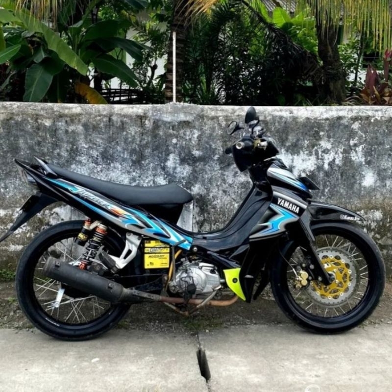 Jual striping Lis Stiker motor yamaha jupiter z 2006 silver hitam ...