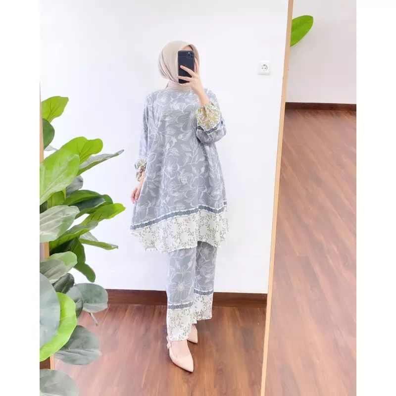 Jual KIRA SIGNATURE ONESET | Shopee Indonesia