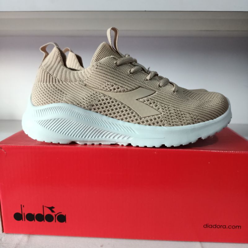 Jual DIADORA Erba ( Size : 36 ) | Shopee Indonesia