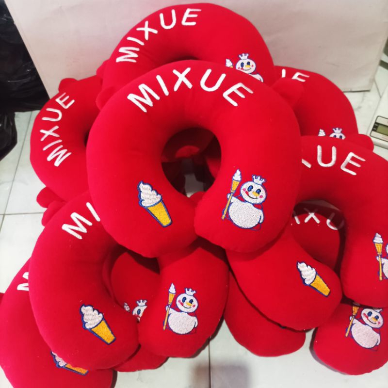Jual Bantal leher karakter Mixue king ice cream viral bantal travel ...