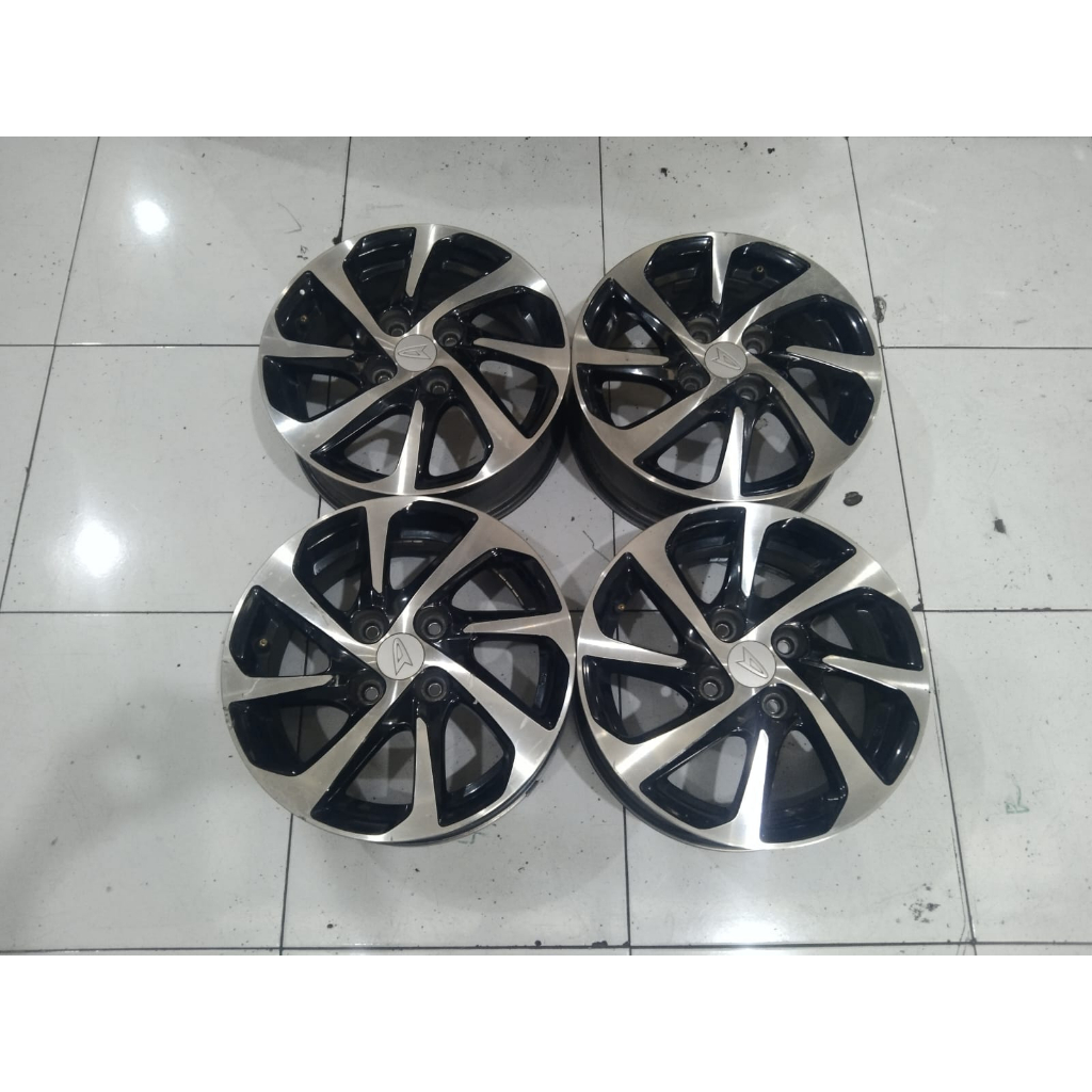 Jual Velg Mobil Bekas Copotan Ayla Ring 14x5 Pcd 4x100 Bp BUat Agya Sigra Calya | Shopee Indonesia