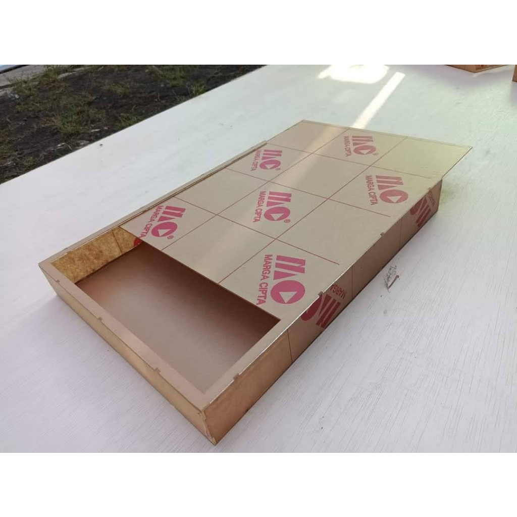 Jual BOX AKRILIK FRAME MAHAR SLIDING FULL AKRILIK BENING. 40x60x4 ...